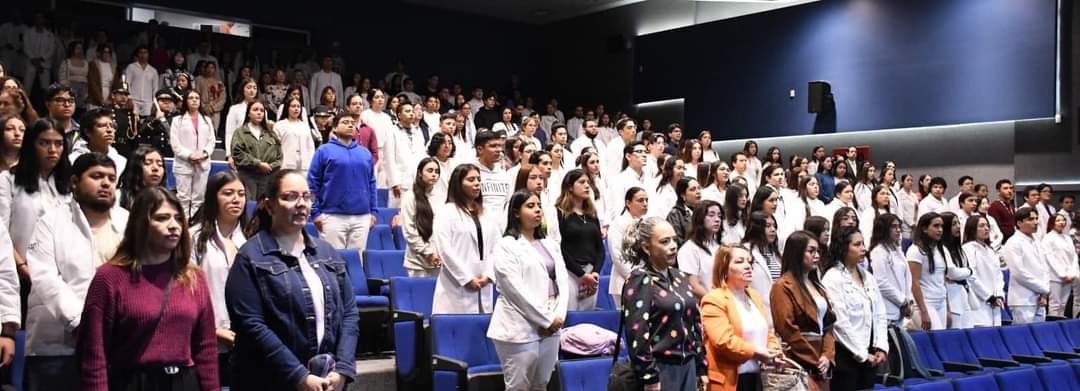 Estudiantes acuden al primer Simposium Nacional de la Famen “Derecho a ...