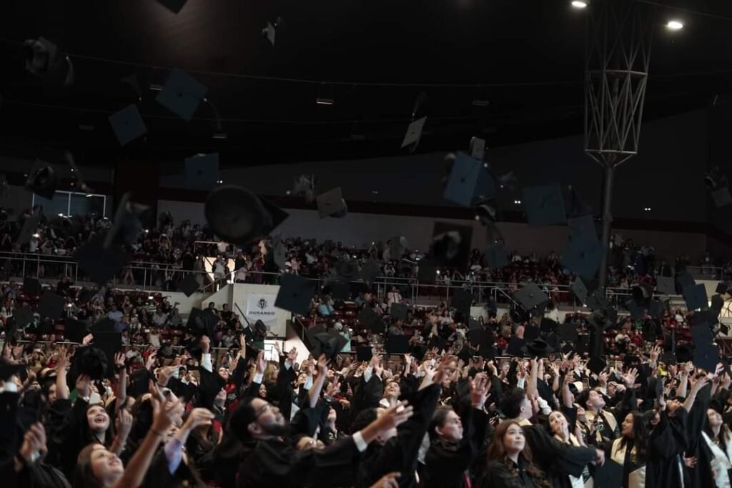 Egresa una generación de la UTD – Contexto de Durango
