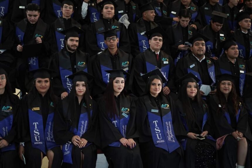 Egresa una generación de la UTD – Contexto de Durango